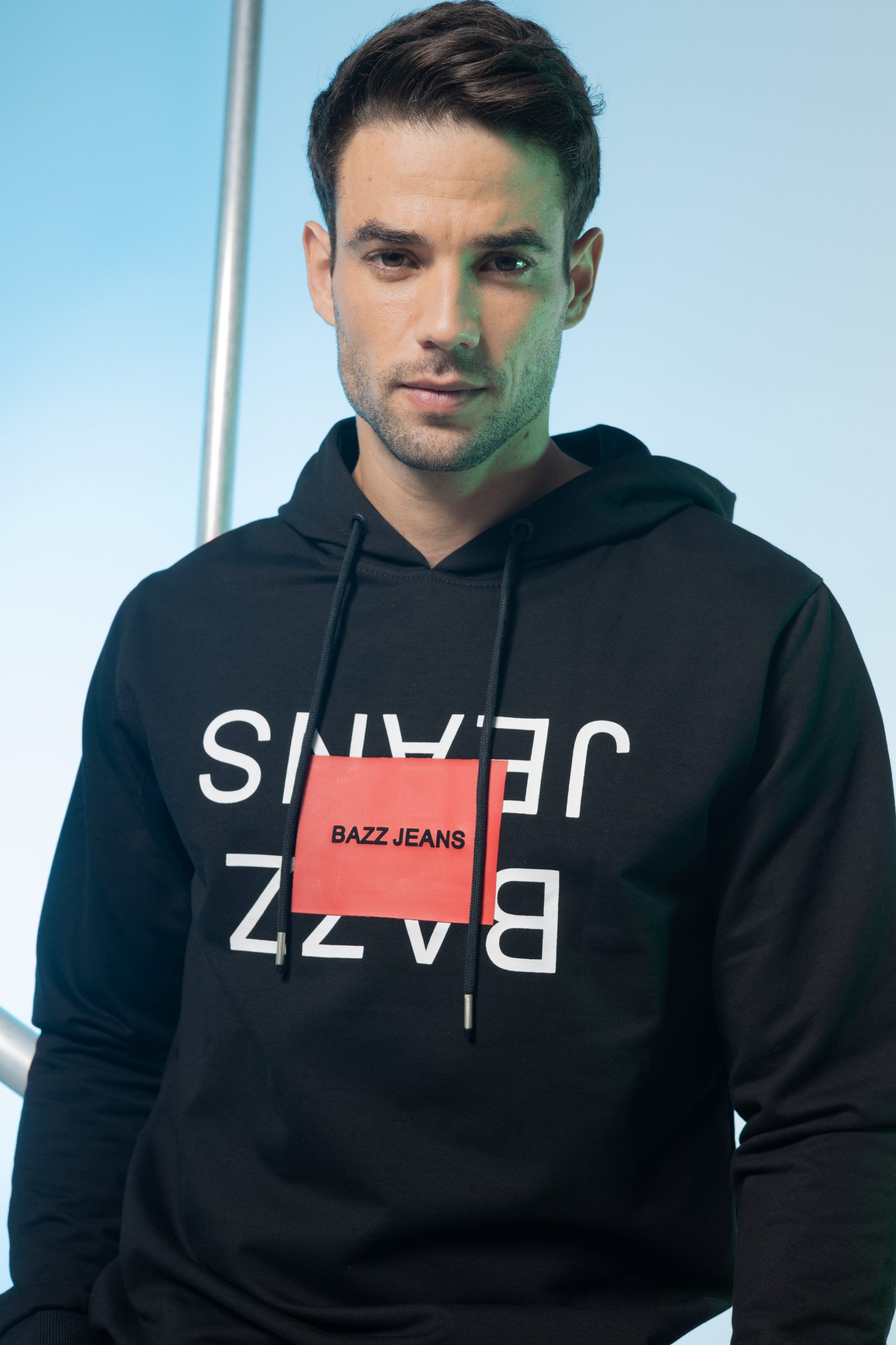 עמוד הבית - באזז ג'ינס - Bazz Jeans